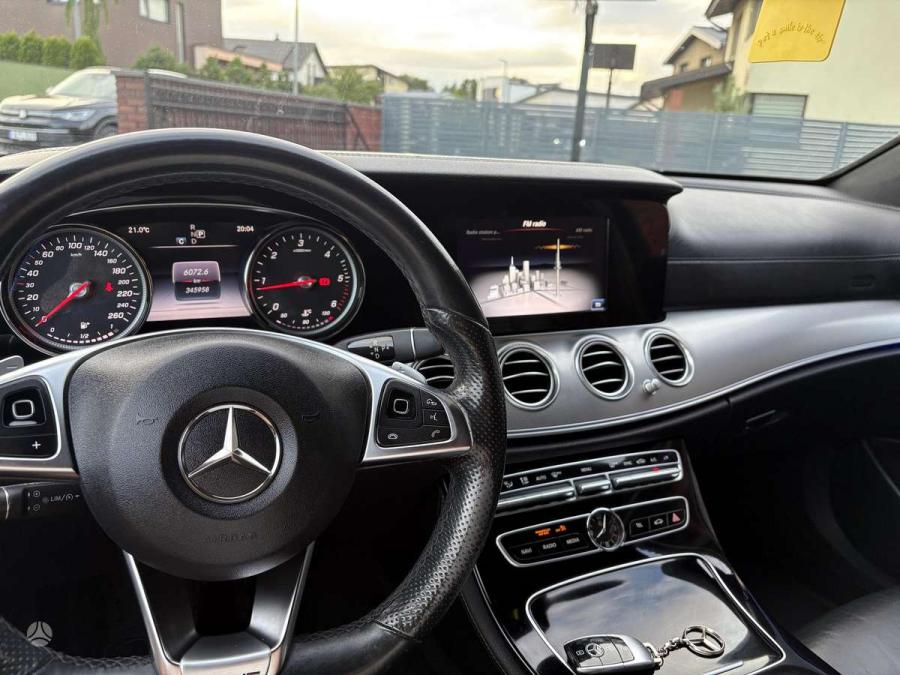 Черный Мерседес E 200 2016 в Каунас, объемом двигателя 1.95 л и пробегом 346 тыс. км за 18800 €, фото 20 на AUTOMOTO.COM.LV
