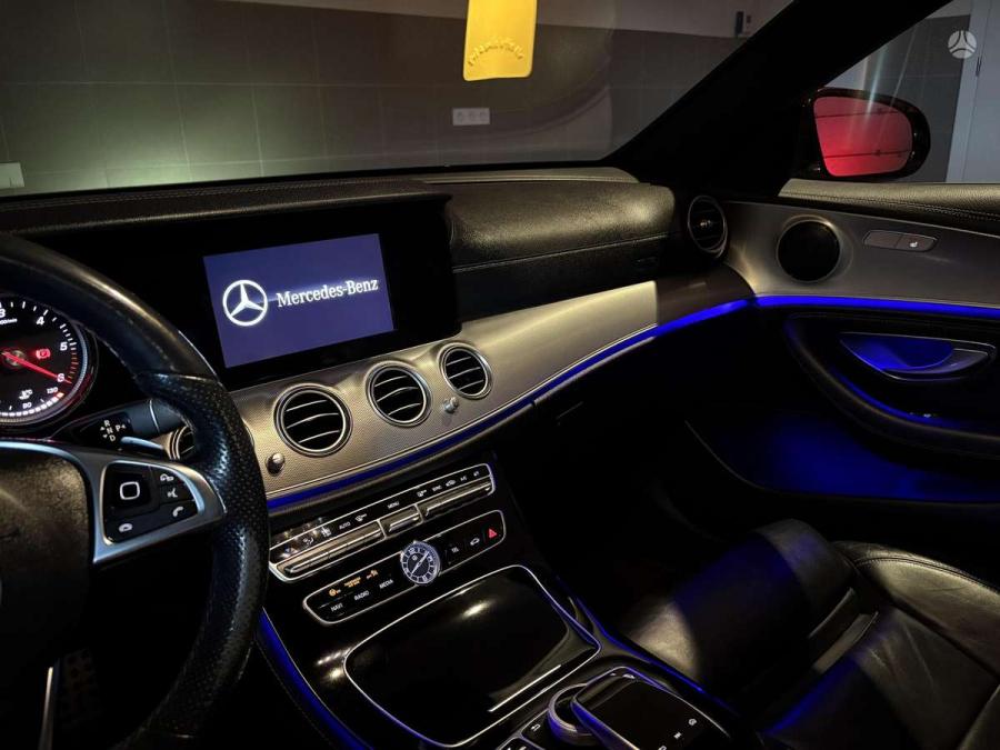 Черный Мерседес E 200 2016 в Каунас, объемом двигателя 1.95 л и пробегом 346 тыс. км за 18800 €, фото 28 на AUTOMOTO.COM.LV