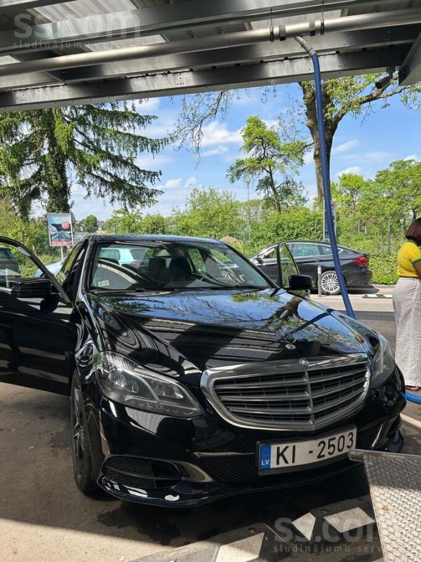 Melns Mercedes-Benz e-200 2016 Rīga, ar dzinēja tilpumu 2.00 L un nobraukumu 298 tūkst. km par 10500 €, foto 5 vietnē AUTOMOTO.COM.LV