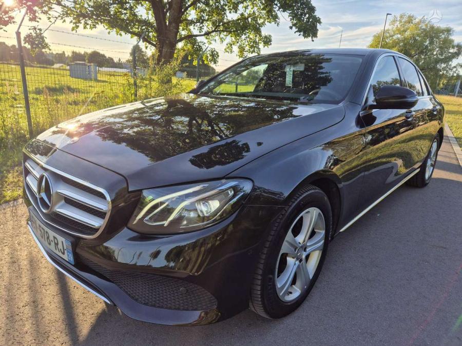 Black Mercedes-Benz e-200 2016 in Taurage, with an engine capacity of 1.95 L and mileage of 228 thousand km for 13300 €, photo 4 on AUTOMOTO.COM.LV