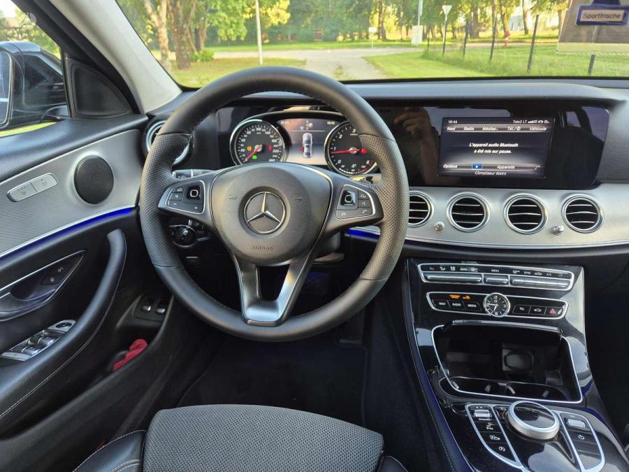 Black Mercedes-Benz e-200 2016 in Taurage, with an engine capacity of 1.95 L and mileage of 228 thousand km for 13300 €, photo 16 on AUTOMOTO.COM.LV