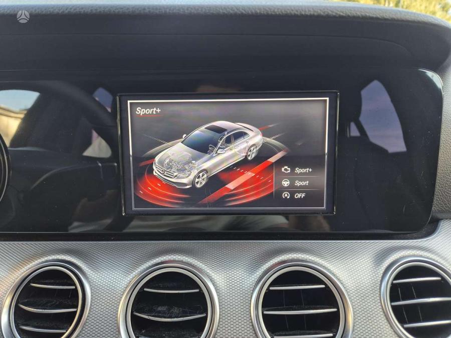 Melns Mercedes-Benz e-200 2016 Tauragė, ar dzinēja tilpumu 1.95 L un nobraukumu 228 tūkst. km par 12800 €, foto 17 vietnē AUTOMOTO.COM.LV