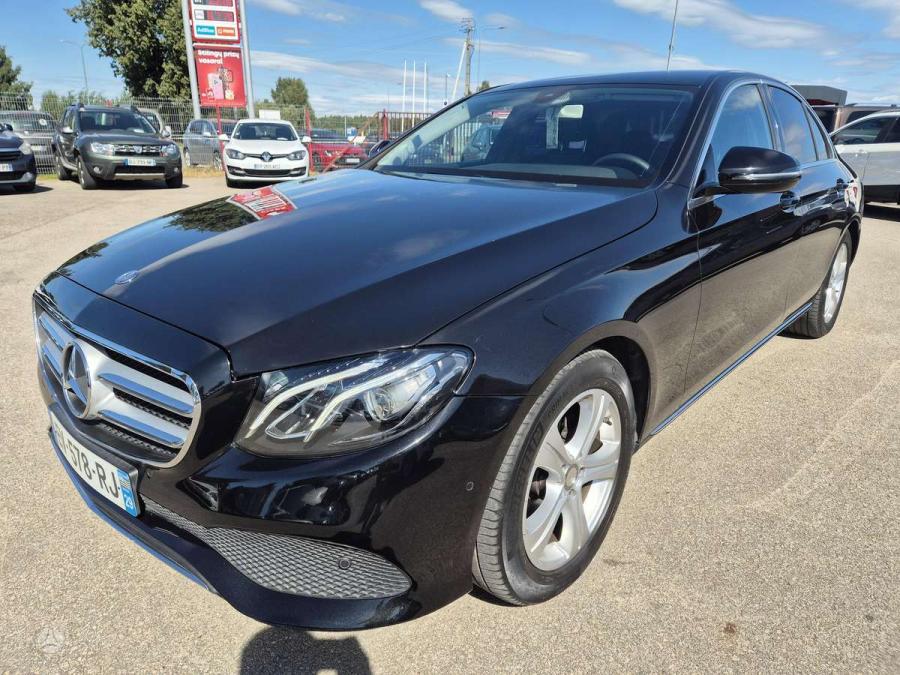 Черный Мерседес E 200 2016 в Таураге, объемом двигателя 1.95 л и пробегом 228 тыс. км за 12500 €, фото 1 на AUTOMOTO.COM.LV