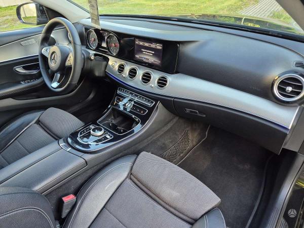 Мерседес E 200 2016 в Таураге на AUTOMOTO.COM.LV Черный Мерседес E 200 2016 в Таураге, объемом двигателя 1.95 л и пробегом 228 тыс. км за 12500 €, фото 9 на AUTOMOTO.COM.LV