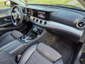 Черный Мерседес E 200 2016 в Таураге, объемом двигателя 1.95 л и пробегом 228 тыс. км за 12500 €, фото 9 на AUTOMOTO.COM.LV