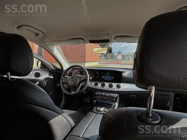 Черный Мерседес E 200 2016 в Тукумс, объемом двигателя 2.00 л и пробегом 350 тыс. км за 16500 €, фото 5 на AUTOMOTO.COM.LV