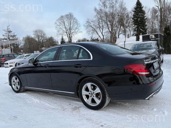Black Mercedes-Benz e-200 2017 in Riga, with an engine capacity of 2.00 L and mileage of 0 thousand km for 15560 €, photo 7 on AUTOMOTO.COM.LV