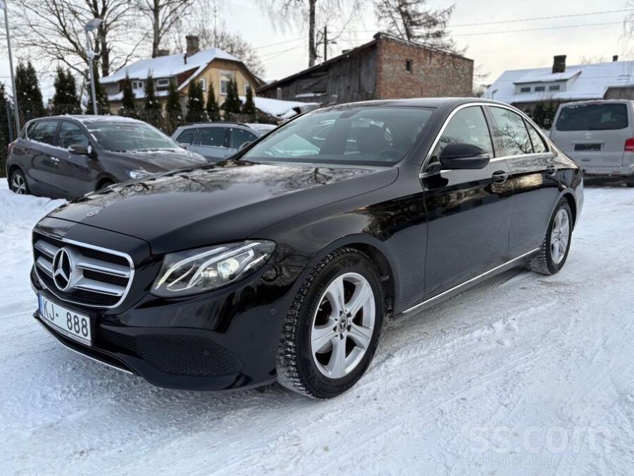 Melns Mercedes-Benz e-200 2017 Rīga, ar dzinēja tilpumu 2.00 L un nobraukumu 0 tūkst. km par 15560 €, foto 3 vietnē AUTOMOTO.COM.LV