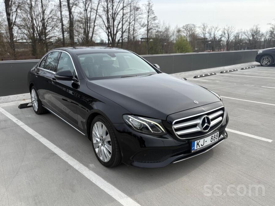 Черный Мерседес E 200 2017 в Рига, объемом двигателя 2.00 л и пробегом 0 тыс. км за 14885 €, фото 1 на AUTOMOTO.COM.LV