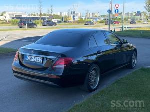 Черный Мерседес E 200 2017 в Рига, объемом двигателя 2.00 л и пробегом 253 тыс. км за 15500 €, фото 4 на AUTOMOTO.COM.LV