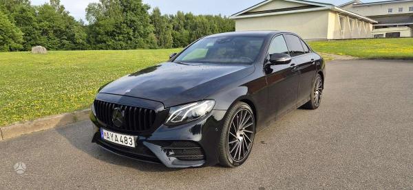 Melns Mercedes-Benz e-200 2017 Viļņa, ar dzinēja tilpumu 1.95 L un nobraukumu 260 tūkst. km par 15900 €, foto 1 vietnē AUTOMOTO.COM.LV
