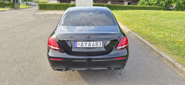 Melns Mercedes-Benz e-200 2017 Viļņa, ar dzinēja tilpumu 1.95 L un nobraukumu 260 tūkst. km par 15900 €, foto 4 vietnē AUTOMOTO.COM.LV