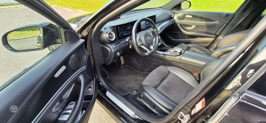 Melns Mercedes-Benz e-200 2017 Viļņa, ar dzinēja tilpumu 1.95 L un nobraukumu 260 tūkst. km par 15900 €, foto 10 vietnē AUTOMOTO.COM.LV
