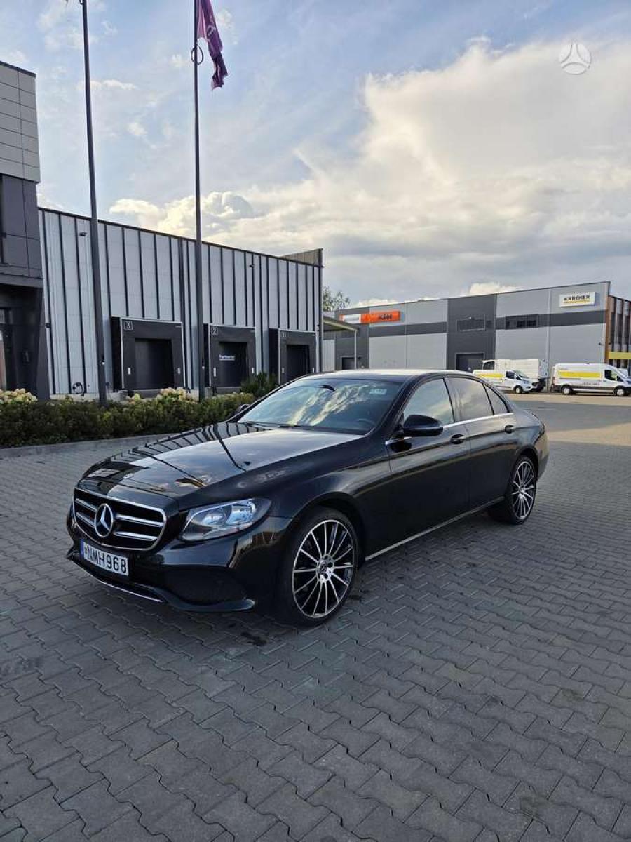 Black Mercedes-Benz e-200 2017 in Vilnius, with an engine capacity of 1.95 L and mileage of 420 thousand km for 12000 €, photo 3 on AUTOMOTO.COM.LV