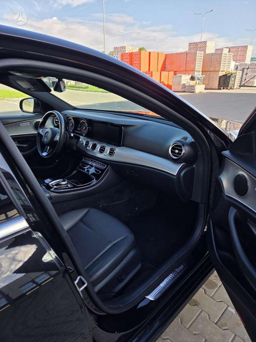 Black Mercedes-Benz e-200 2017 in Vilnius, with an engine capacity of 1.95 L and mileage of 420 thousand km for 12000 €, photo 11 on AUTOMOTO.COM.LV
