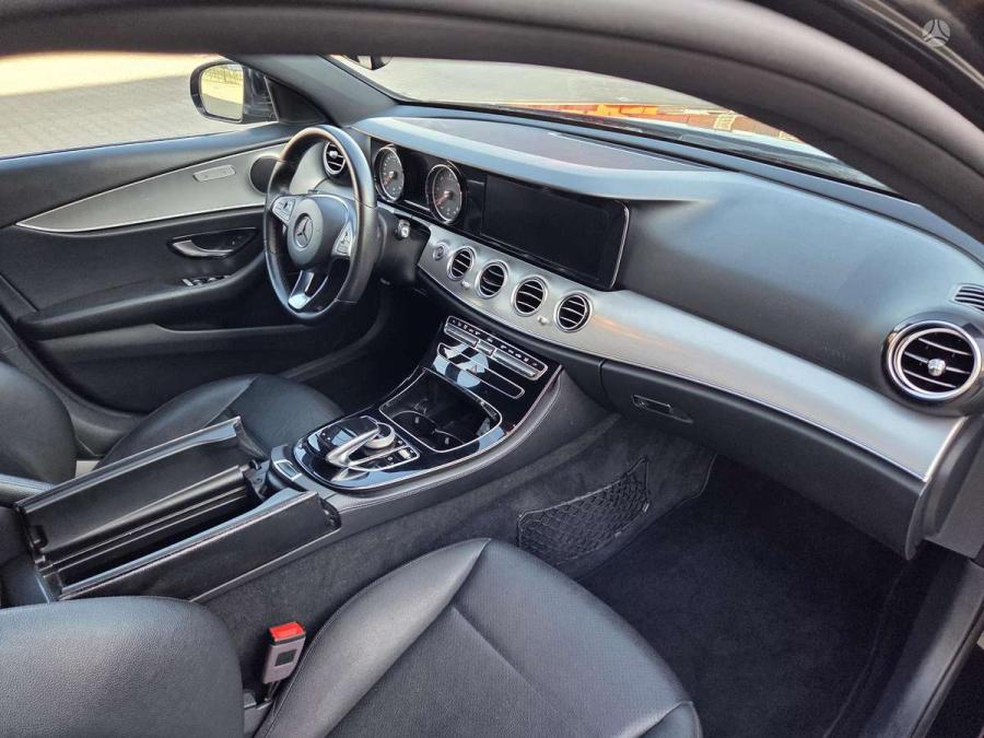 Black Mercedes-Benz e-200 2017 in Vilnius, with an engine capacity of 1.95 L and mileage of 420 thousand km for 12000 €, photo 12 on AUTOMOTO.COM.LV