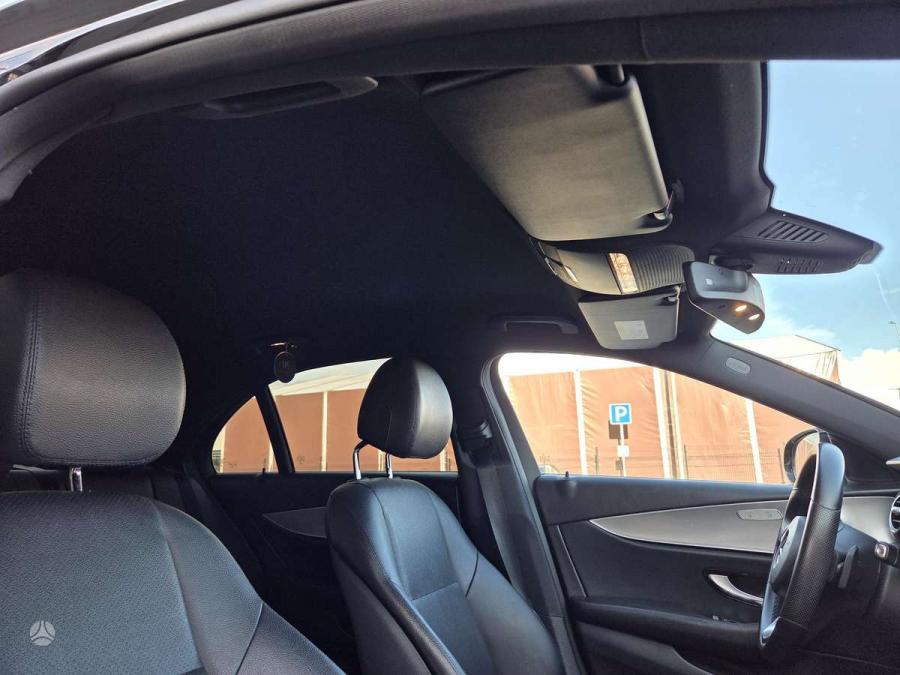 Black Mercedes-Benz e-200 2017 in Vilnius, with an engine capacity of 1.95 L and mileage of 420 thousand km for 12000 €, photo 14 on AUTOMOTO.COM.LV