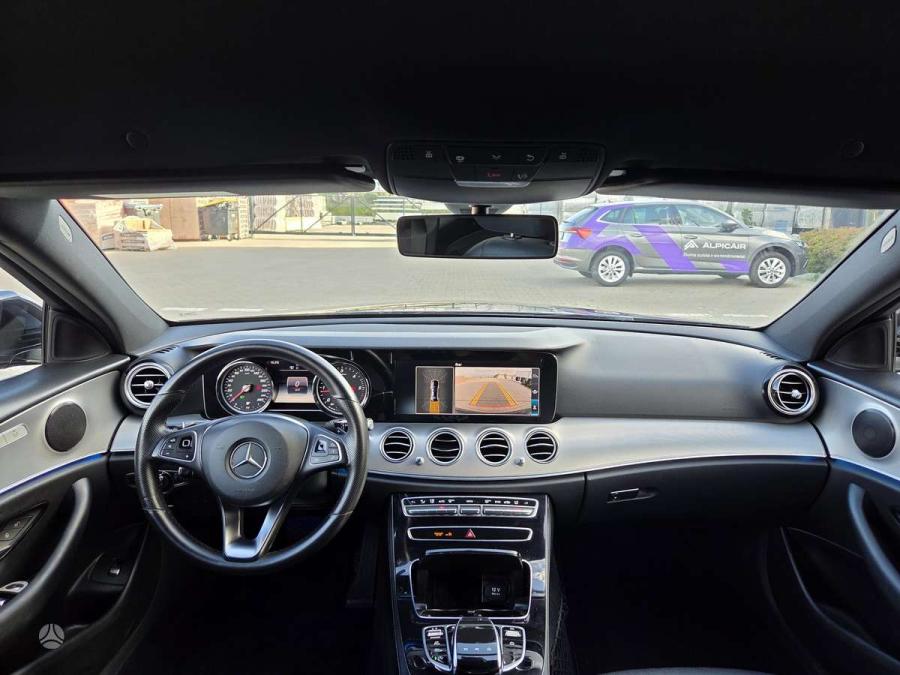 Black Mercedes-Benz e-200 2017 in Vilnius, with an engine capacity of 1.95 L and mileage of 420 thousand km for 12000 €, photo 17 on AUTOMOTO.COM.LV