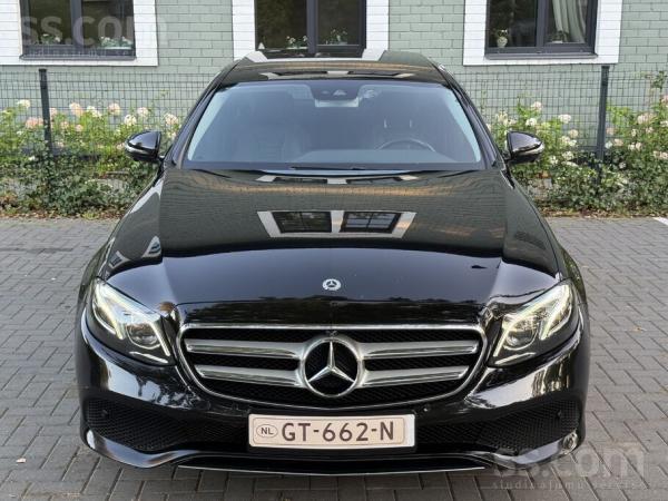 Black Mercedes-Benz e-200 2017 in Riga, with an engine capacity of 2.00 L and mileage of 0 thousand km for 16980 €, photo 3 on AUTOMOTO.COM.LV