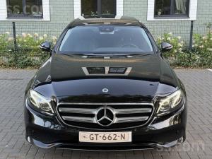 Black Mercedes-Benz e-200 2017 in Riga, with an engine capacity of 2.00 L and mileage of 0 thousand km for 15650 €, photo 3 on AUTOMOTO.COM.LV