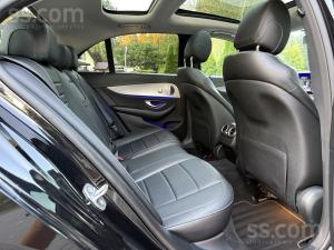 Black Mercedes-Benz e-200 2017 in Riga, with an engine capacity of 2.00 L and mileage of 0 thousand km for 15650 €, photo 12 on AUTOMOTO.COM.LV