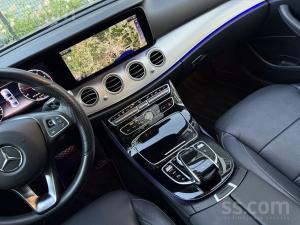 Black Mercedes-Benz e-200 2017 in Riga, with an engine capacity of 2.00 L and mileage of 0 thousand km for 15650 €, photo 18 on AUTOMOTO.COM.LV