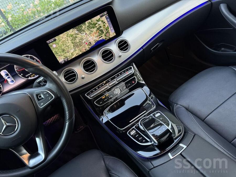 Black Mercedes-Benz e-200 2017 in Riga, with an engine capacity of 2.00 L and mileage of 0 thousand km for 15650 €, photo 18 on AUTOMOTO.COM.LV