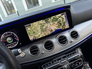 Black Mercedes-Benz e-200 2017 in Riga, with an engine capacity of 2.00 L and mileage of 0 thousand km for 15650 €, photo 20 on AUTOMOTO.COM.LV