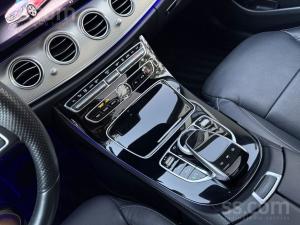Black Mercedes-Benz e-200 2017 in Riga, with an engine capacity of 2.00 L and mileage of 0 thousand km for 15650 €, photo 30 on AUTOMOTO.COM.LV