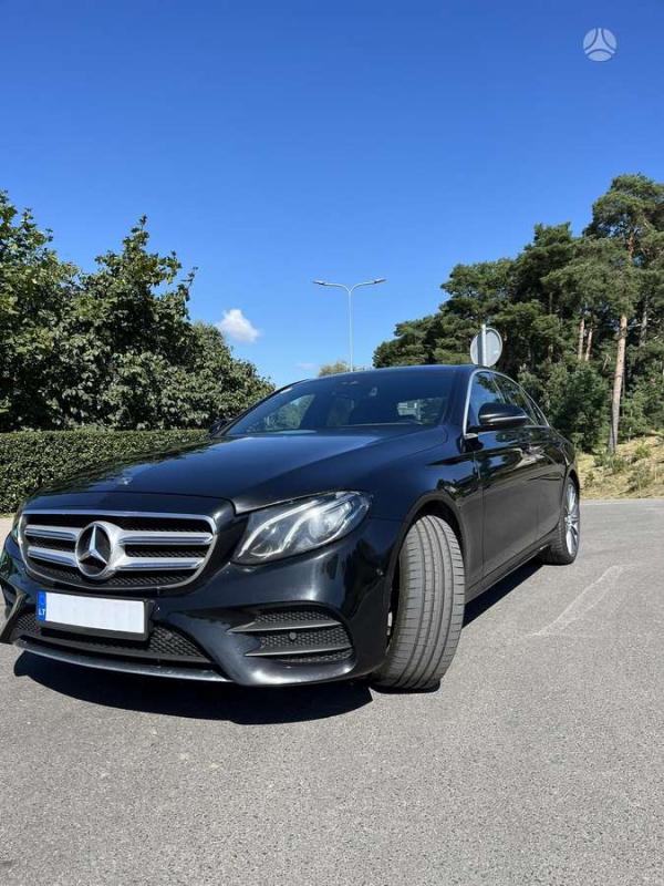 Melns Mercedes-Benz e-200 2017 Kauņa, ar dzinēja tilpumu 1.95 L un nobraukumu 250 tūkst. km par 18500 €, foto 1 vietnē AUTOMOTO.COM.LV
