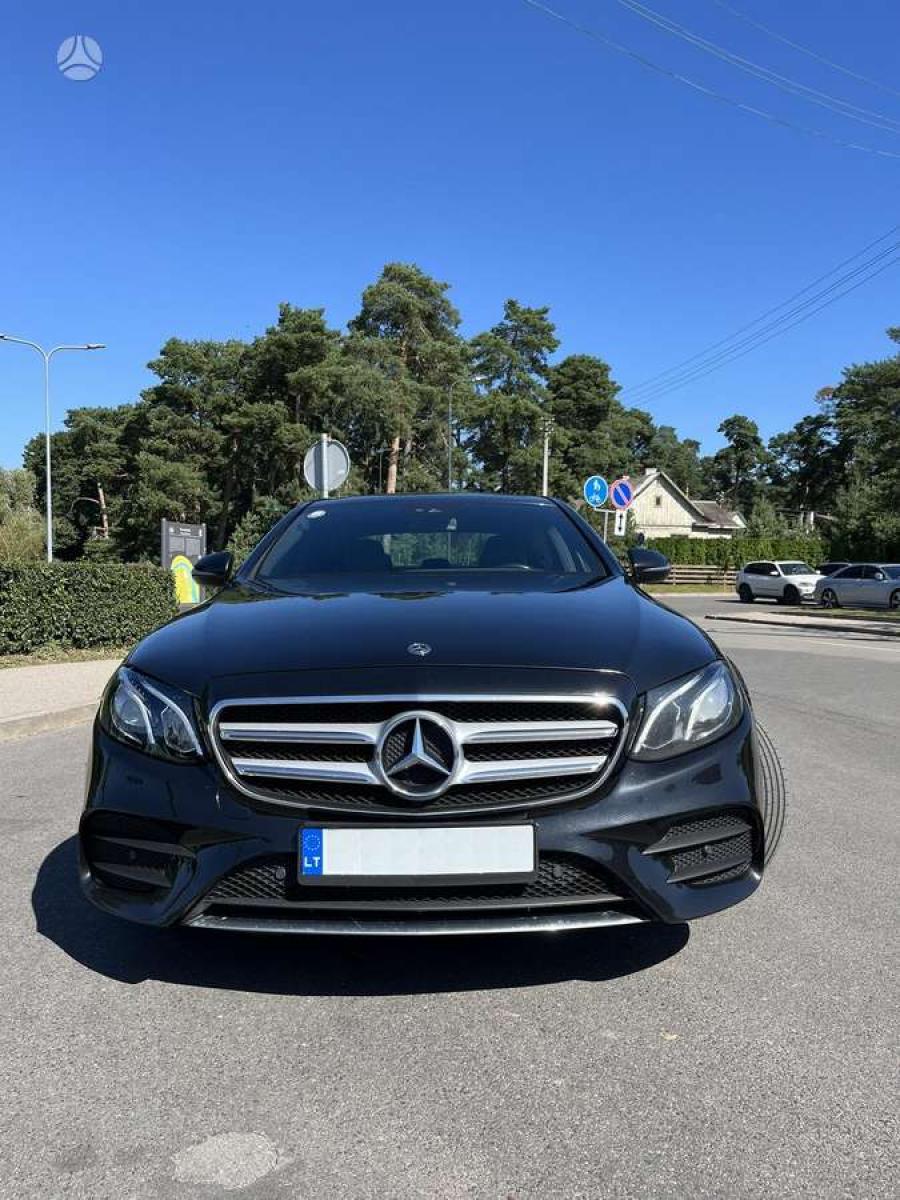 Black Mercedes-Benz e-200 2017 in Kaunas, with an engine capacity of 1.95 L and mileage of 250 thousand km for 18500 €, photo 3 on AUTOMOTO.COM.LV