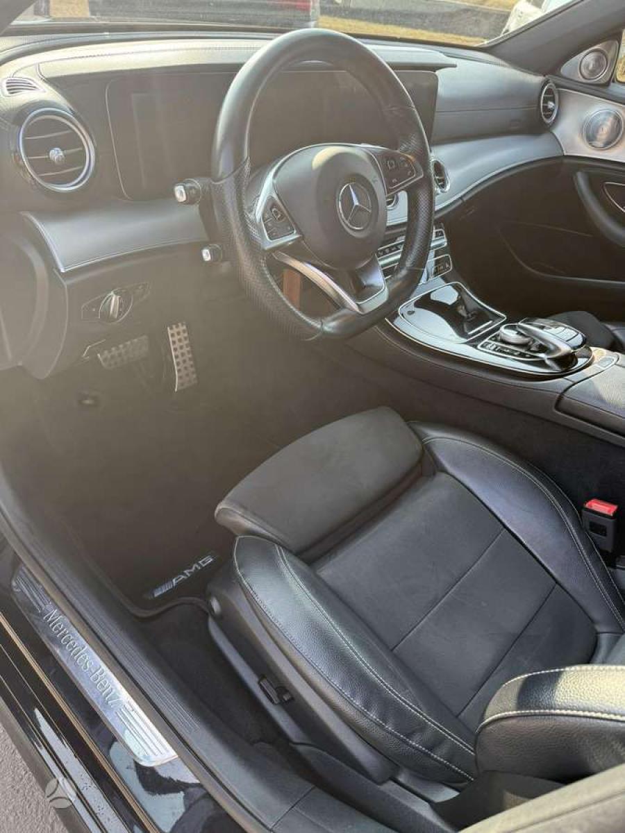 Black Mercedes-Benz e-200 2017 in Kaunas, with an engine capacity of 1.95 L and mileage of 250 thousand km for 18500 €, photo 10 on AUTOMOTO.COM.LV