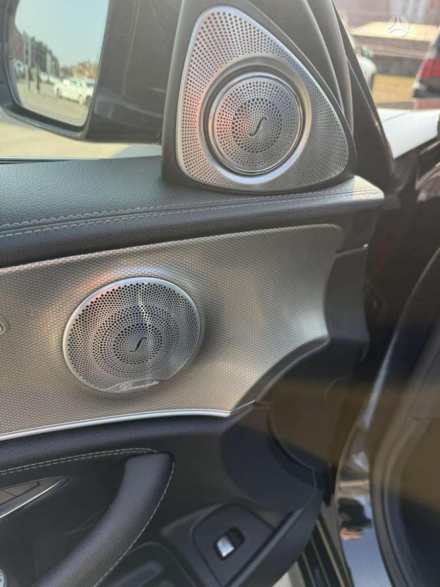 Black Mercedes-Benz e-200 2017 in Kaunas, with an engine capacity of 1.95 L and mileage of 250 thousand km for 18500 €, photo 11 on AUTOMOTO.COM.LV