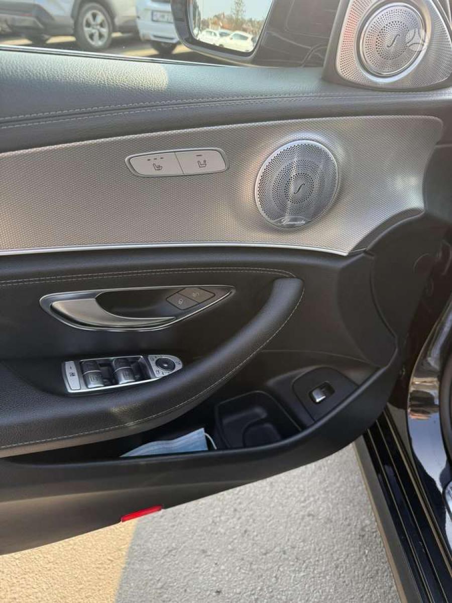 Black Mercedes-Benz e-200 2017 in Kaunas, with an engine capacity of 1.95 L and mileage of 250 thousand km for 18500 €, photo 12 on AUTOMOTO.COM.LV