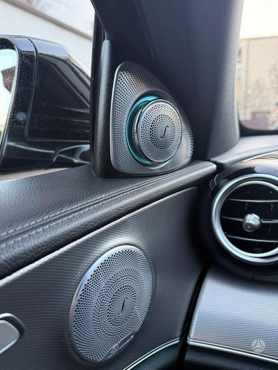 Black Mercedes-Benz e-200 2017 in Kaunas, with an engine capacity of 1.95 L and mileage of 250 thousand km for 18500 €, photo 16 on AUTOMOTO.COM.LV