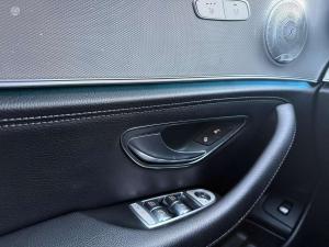 Black Mercedes-Benz e-200 2017 in Kaunas, with an engine capacity of 1.95 L and mileage of 250 thousand km for 18500 €, photo 17 on AUTOMOTO.COM.LV