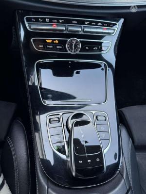 Black Mercedes-Benz e-200 2017 in Kaunas, with an engine capacity of 1.95 L and mileage of 250 thousand km for 18500 €, photo 22 on AUTOMOTO.COM.LV