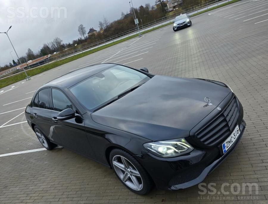 Melns Mercedes-Benz e-200 2018 Rēzekne, ar dzinēja tilpumu 2.00 L un nobraukumu 312 tūkst. km par 13800 €, foto 8 vietnē AUTOMOTO.COM.LV