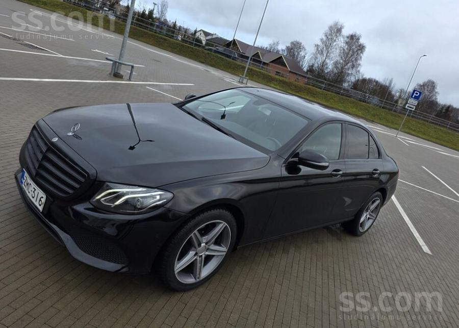 Melns Mercedes-Benz e-200 2018 Rēzekne, ar dzinēja tilpumu 2.00 L un nobraukumu 312 tūkst. km par 13800 €, foto 12 vietnē AUTOMOTO.COM.LV