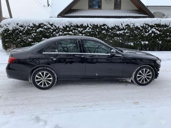 Melns Mercedes-Benz e-200 2018 Kauņa, ar dzinēja tilpumu 1.95 L un nobraukumu 234 tūkst. km par 11300 €, foto 2 vietnē AUTOMOTO.COM.LV