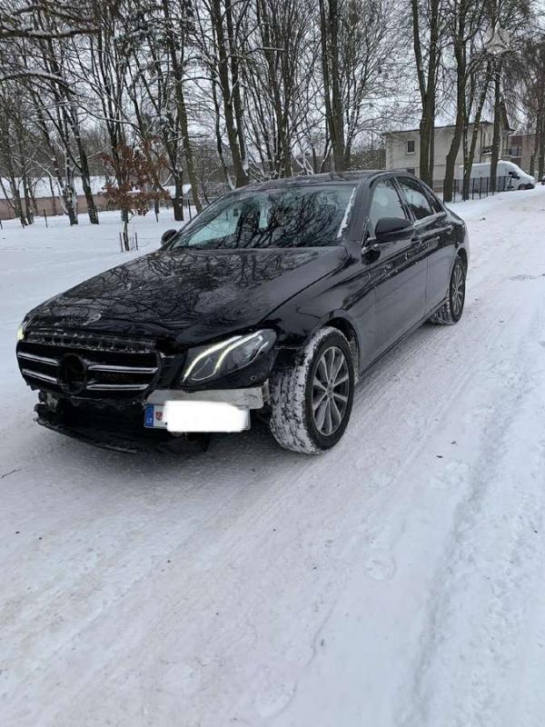 Melns Mercedes-Benz e-200 2018 Kauņa, ar dzinēja tilpumu 1.95 L un nobraukumu 234 tūkst. km par 11300 €, foto 7 vietnē AUTOMOTO.COM.LV