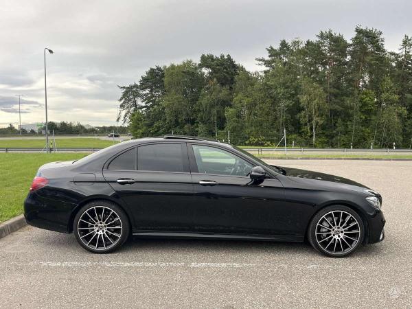 Melns Mercedes-Benz e-200 2018 Viļņa, ar dzinēja tilpumu 1.99 L un nobraukumu 197 tūkst. km par 29500 €, foto 4 vietnē AUTOMOTO.COM.LV