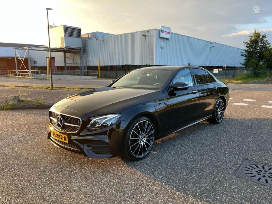 Melns Mercedes-Benz e-200 2018 Viļņa, ar dzinēja tilpumu 1.99 L un nobraukumu 197 tūkst. km par 29500 €, foto 38 vietnē AUTOMOTO.COM.LV