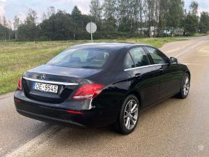 Melns Mercedes-Benz e-200 2018 Tauragė, ar dzinēja tilpumu 1.95 L un nobraukumu 450 tūkst. km par 11700 €, foto 3 vietnē AUTOMOTO.COM.LV
