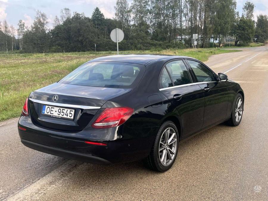 Melns Mercedes-Benz e-200 2018 Tauragė, ar dzinēja tilpumu 1.95 L un nobraukumu 450 tūkst. km par 11700 €, foto 3 vietnē AUTOMOTO.COM.LV