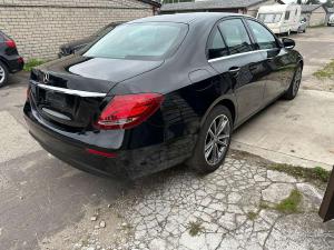 Melns Mercedes-Benz e-200 2018 Tauragė, ar dzinēja tilpumu 1.95 L un nobraukumu 450 tūkst. km par 11700 €, foto 6 vietnē AUTOMOTO.COM.LV
