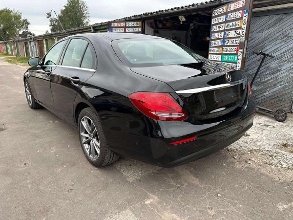 Black Mercedes-Benz e-200 2018 in Taurage, with an engine capacity of 1.95 L and mileage of 450 thousand km for 11700 €, photo 7 on AUTOMOTO.COM.LV