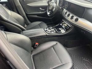 Melns Mercedes-Benz e-200 2018 Tauragė, ar dzinēja tilpumu 1.95 L un nobraukumu 450 tūkst. km par 11700 €, foto 13 vietnē AUTOMOTO.COM.LV
