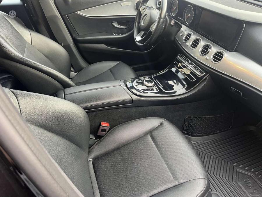 Melns Mercedes-Benz e-200 2018 Tauragė, ar dzinēja tilpumu 1.95 L un nobraukumu 450 tūkst. km par 11700 €, foto 13 vietnē AUTOMOTO.COM.LV
