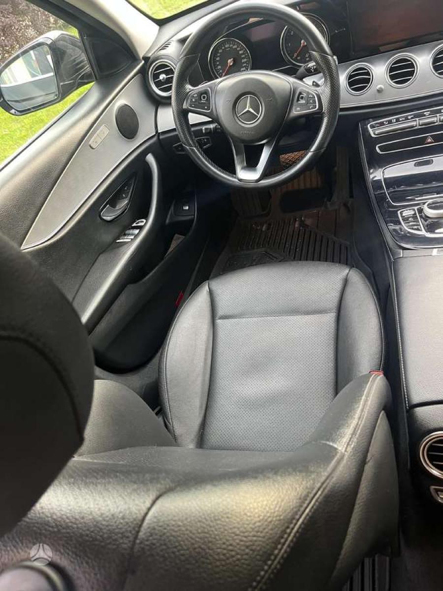 Melns Mercedes-Benz e-200 2018 Tauragė, ar dzinēja tilpumu 1.95 L un nobraukumu 450 tūkst. km par 11700 €, foto 15 vietnē AUTOMOTO.COM.LV
